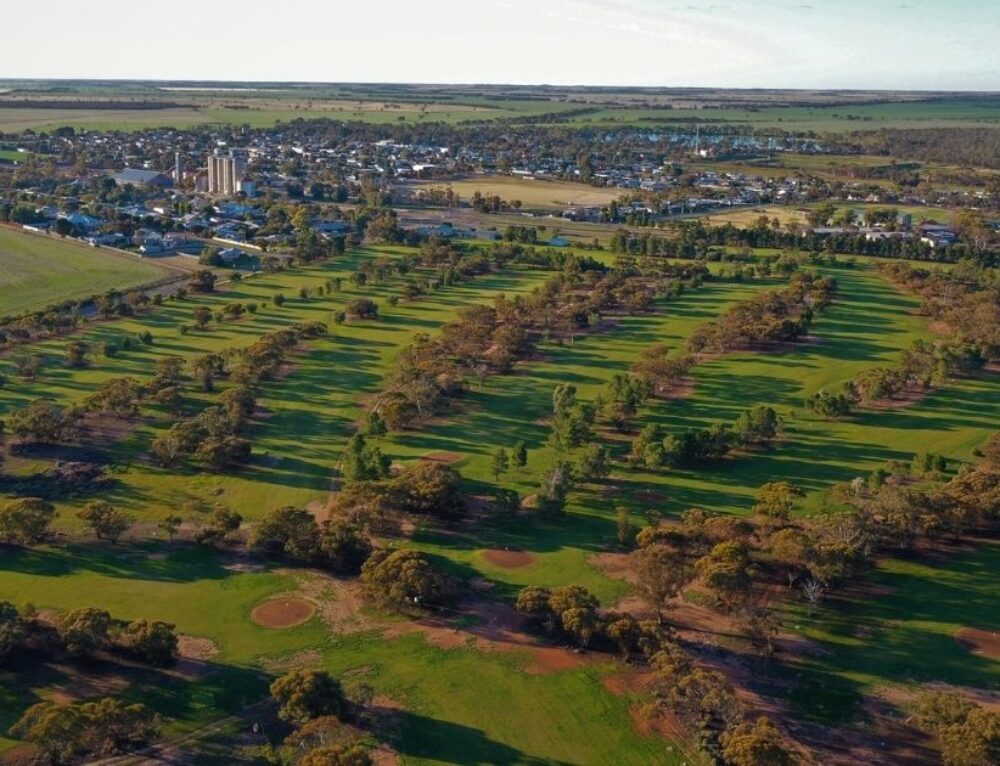 Lake Lascelles – Hopetoun Victoria